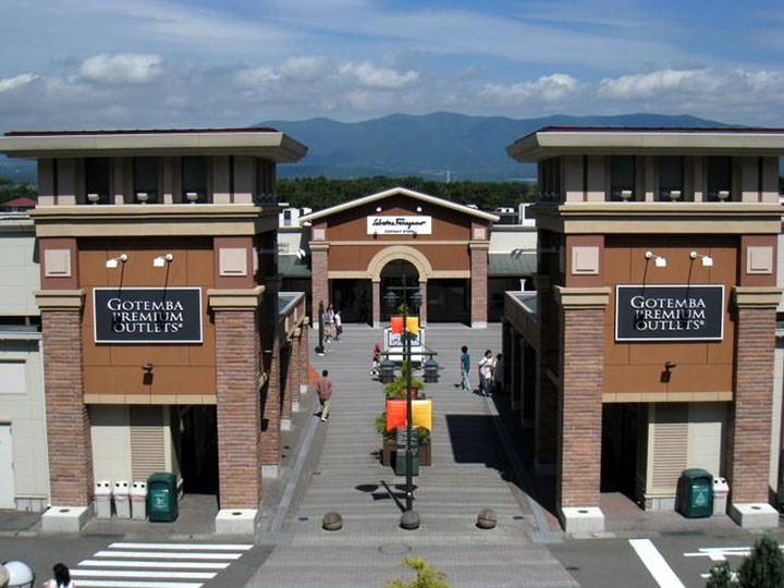 Gotemba Outlets - Địa điểm tham quan và mua sắm không thể bỏ qua ở Nhật Bản